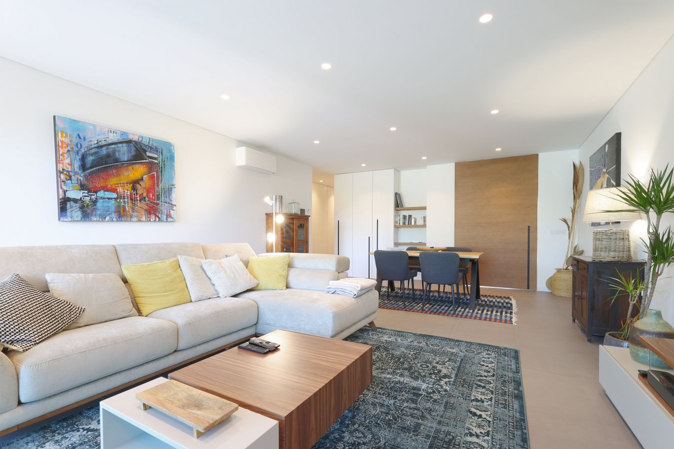 Russel & Decoz - Algarve Real Estate